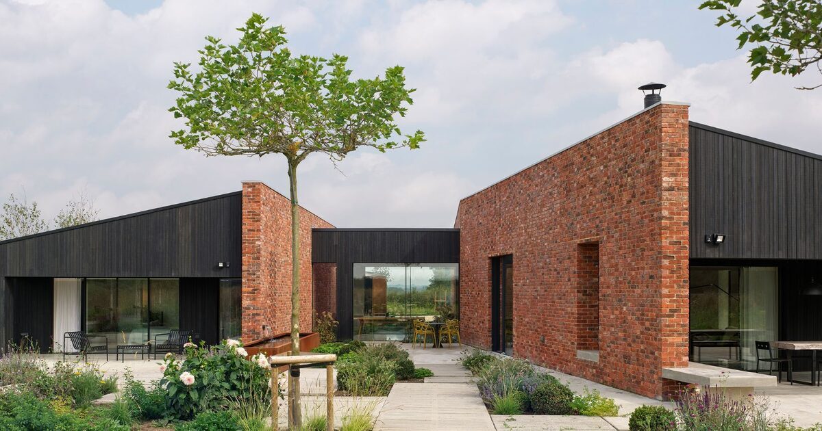 Large Brick Home Facades Architectural Details: 8 Extruded Brick