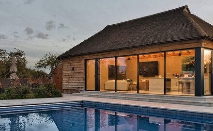 Swimming Pool Glazing | IQ Glass