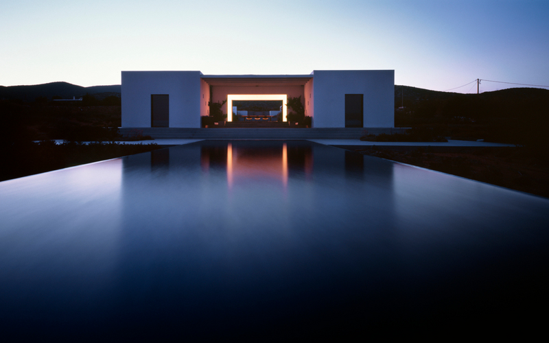 Horizon | Double Slim Sliding Doors for a Symmetrical Design | IQ Glass