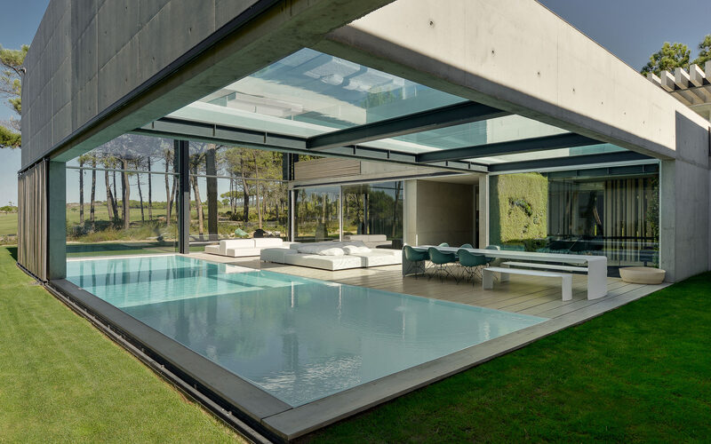 Glass Walled Swimming Pools | IQ Glass