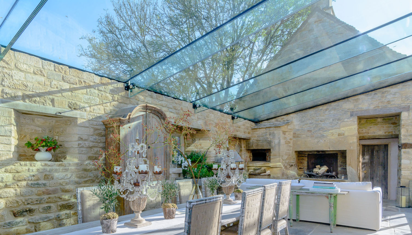 Bespoke Unsupported Glass Beam Detailing | IQ Glass