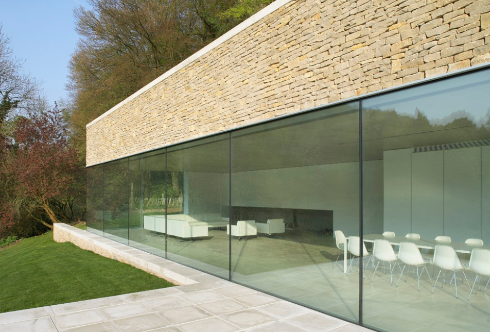 Glass Interface Design – Structural Glass Meeting Walls | IQ Glass
